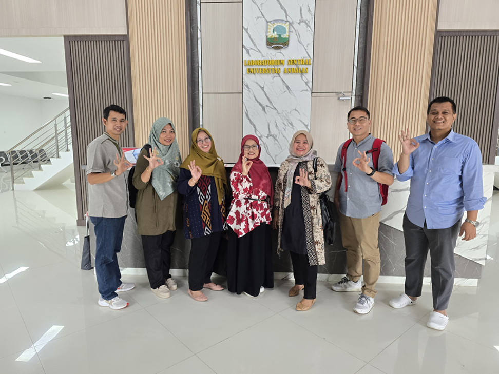 Kunjungan Universitas Maritim Raja Ali Haji ke Laboratorium Sentral Universitas Andalas